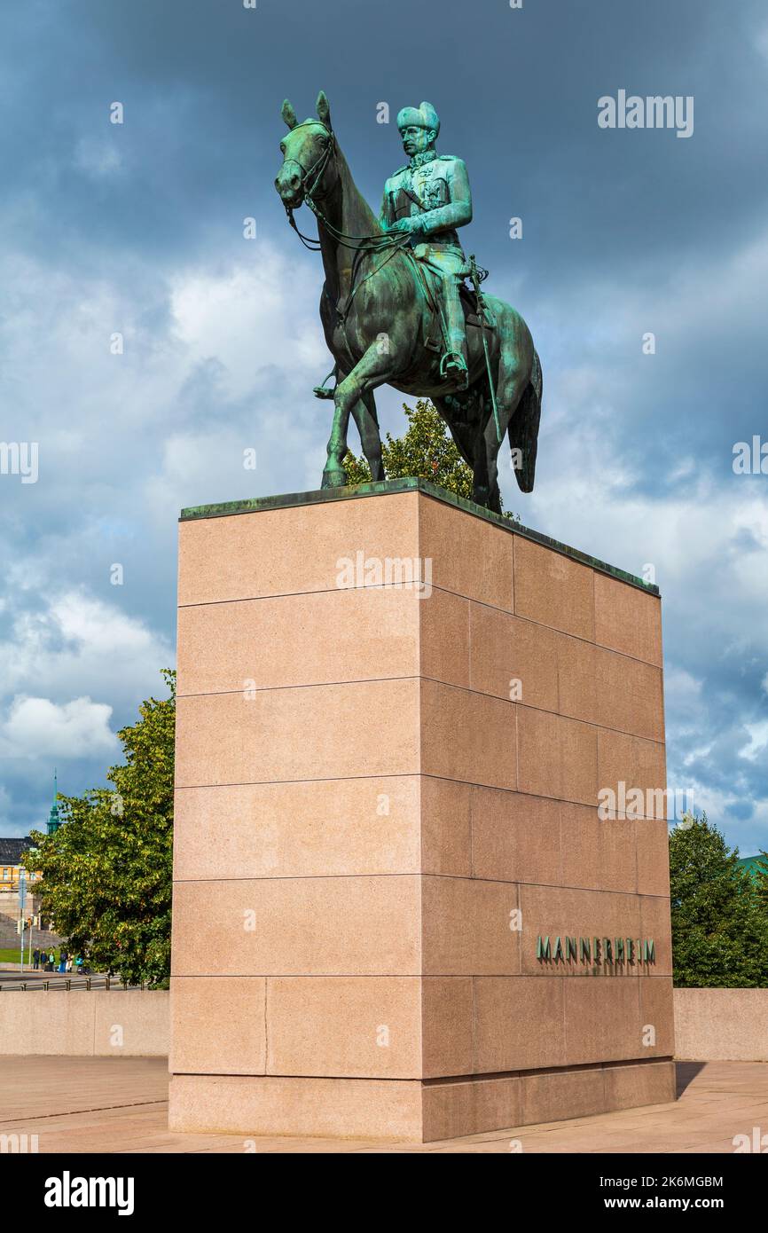 Finland helsinki mannerheim statue hi-res stock photography and images ...
