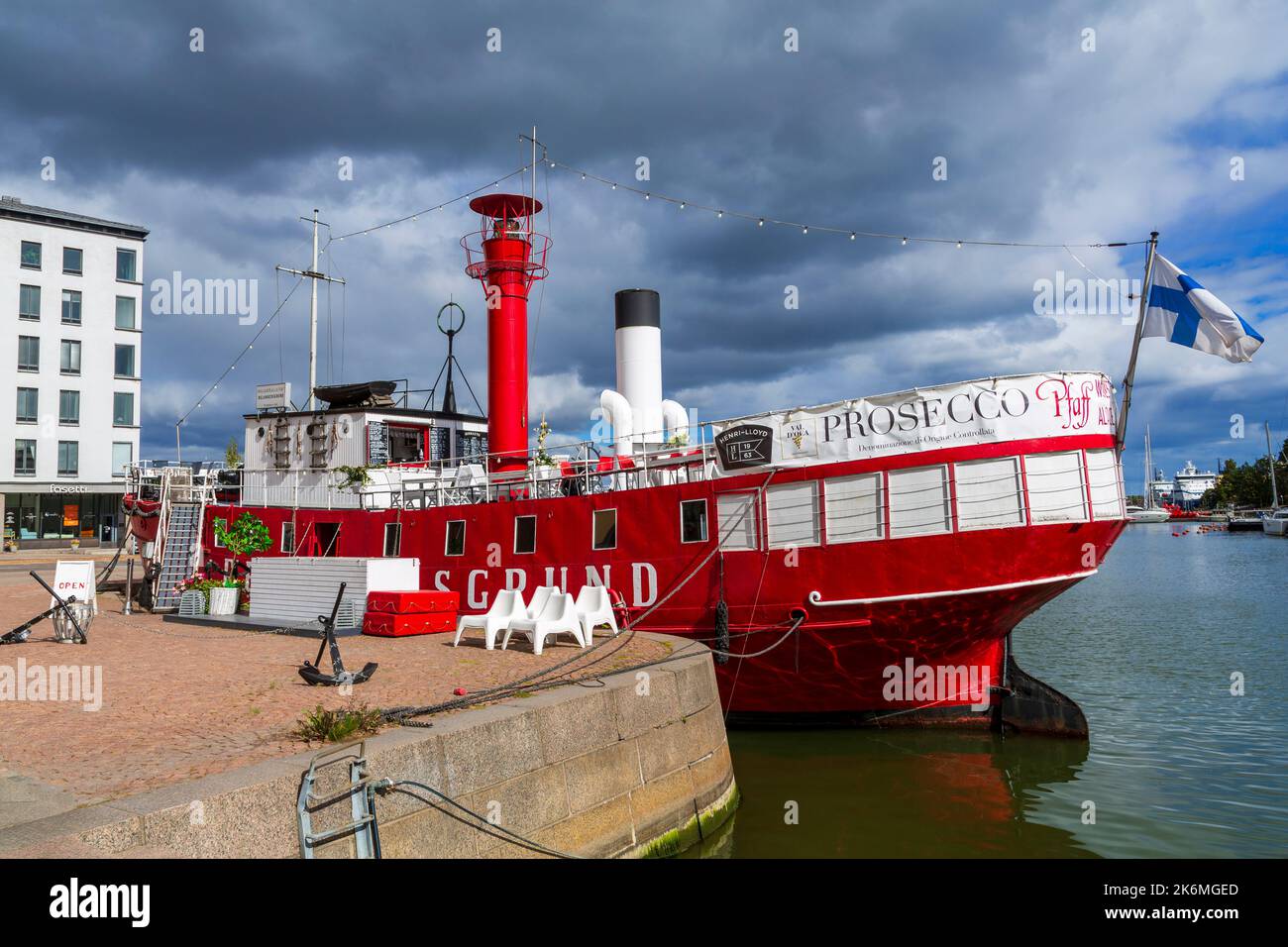 Helsinki shipping hi-res stock photography and images - Alamy