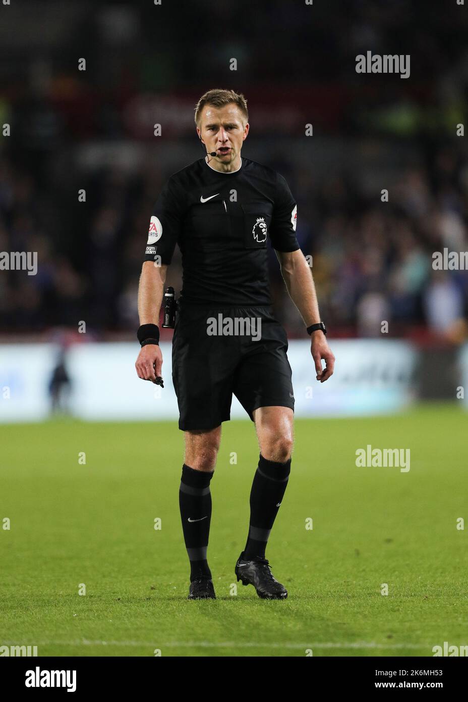London, UK. 15th Oct, 2022. 14th October 2022; Gtech Community Stadium ...