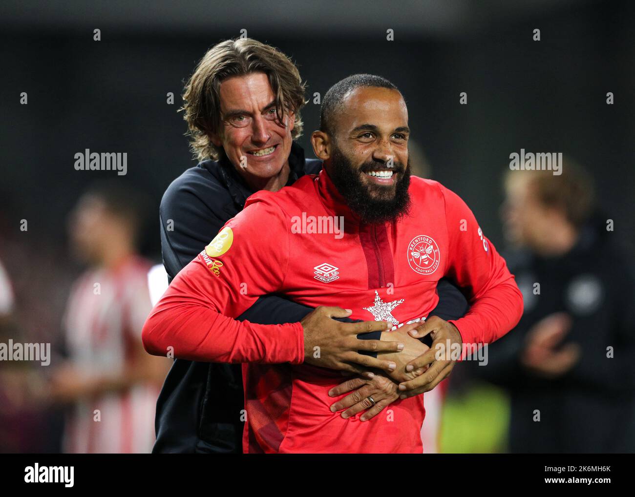 London, UK. 15th Oct, 2022. 14th October 2022; Gtech Community Stadium ...