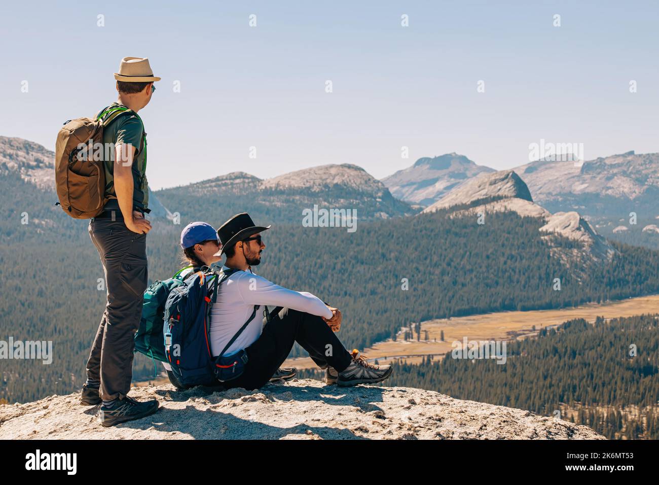 Friends group nature hi-res stock photography and images - Alamy