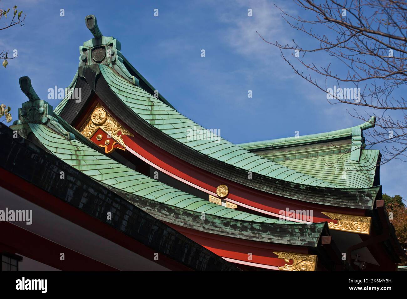 Japanese shrine roof hi-res stock photography and images - Alamy