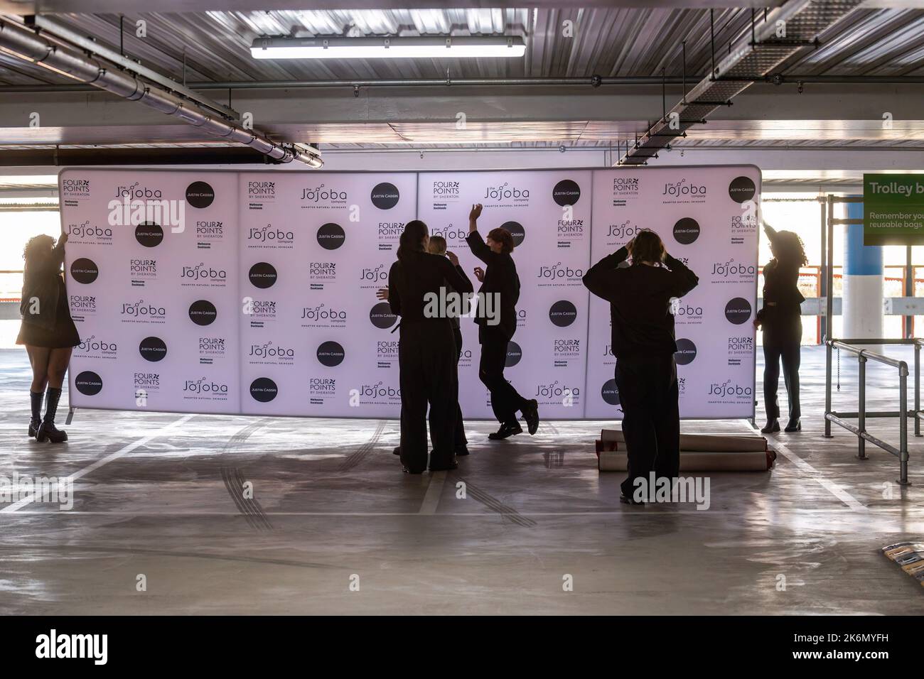 Melbourne, Australia. 14th Oct, 2022. Behind the scenes crew move the ...