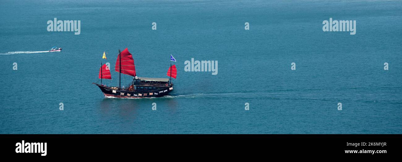Traditional Chinese junk, Victoria harbor, Hong Kong, China Stock Photo ...