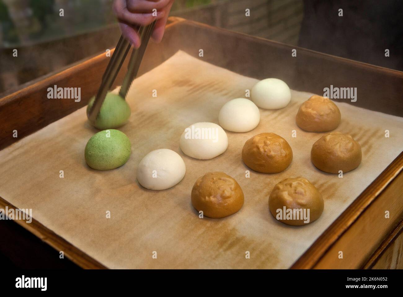 Manju tokyo hi-res stock photography and images - Alamy