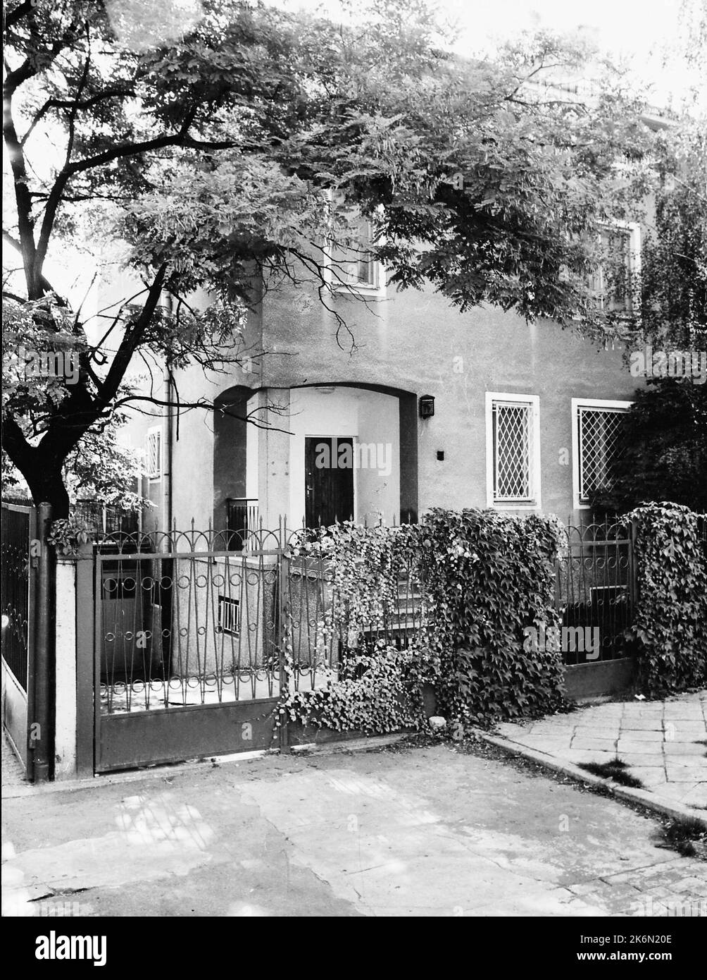 Warsaw - Mid-Level Position Residence - 1976, United States photographs ...