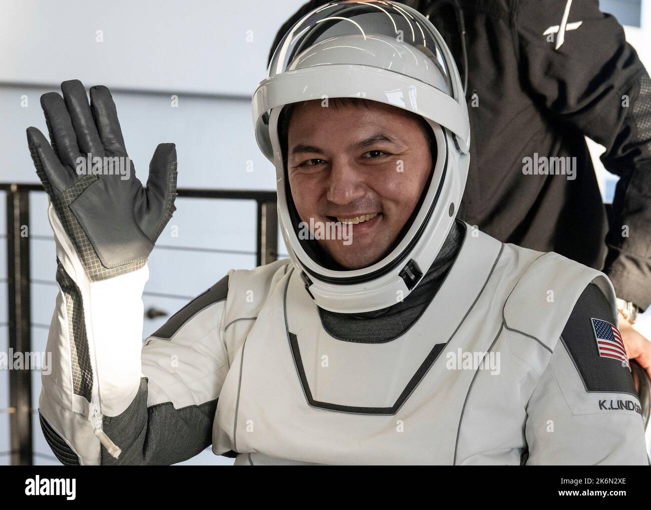 Jacksonville, USA. 14th Oct, 2022. NASA astronaut Kjell Lindgren waves ...