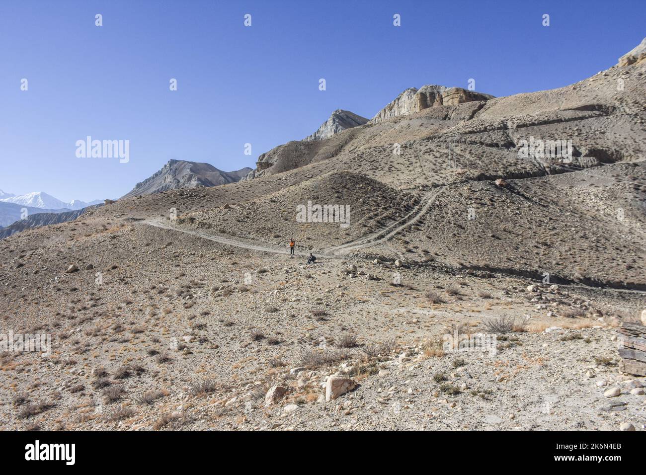 Trekking along mountain paths in the Upper Mustang, the Himalayas ...
