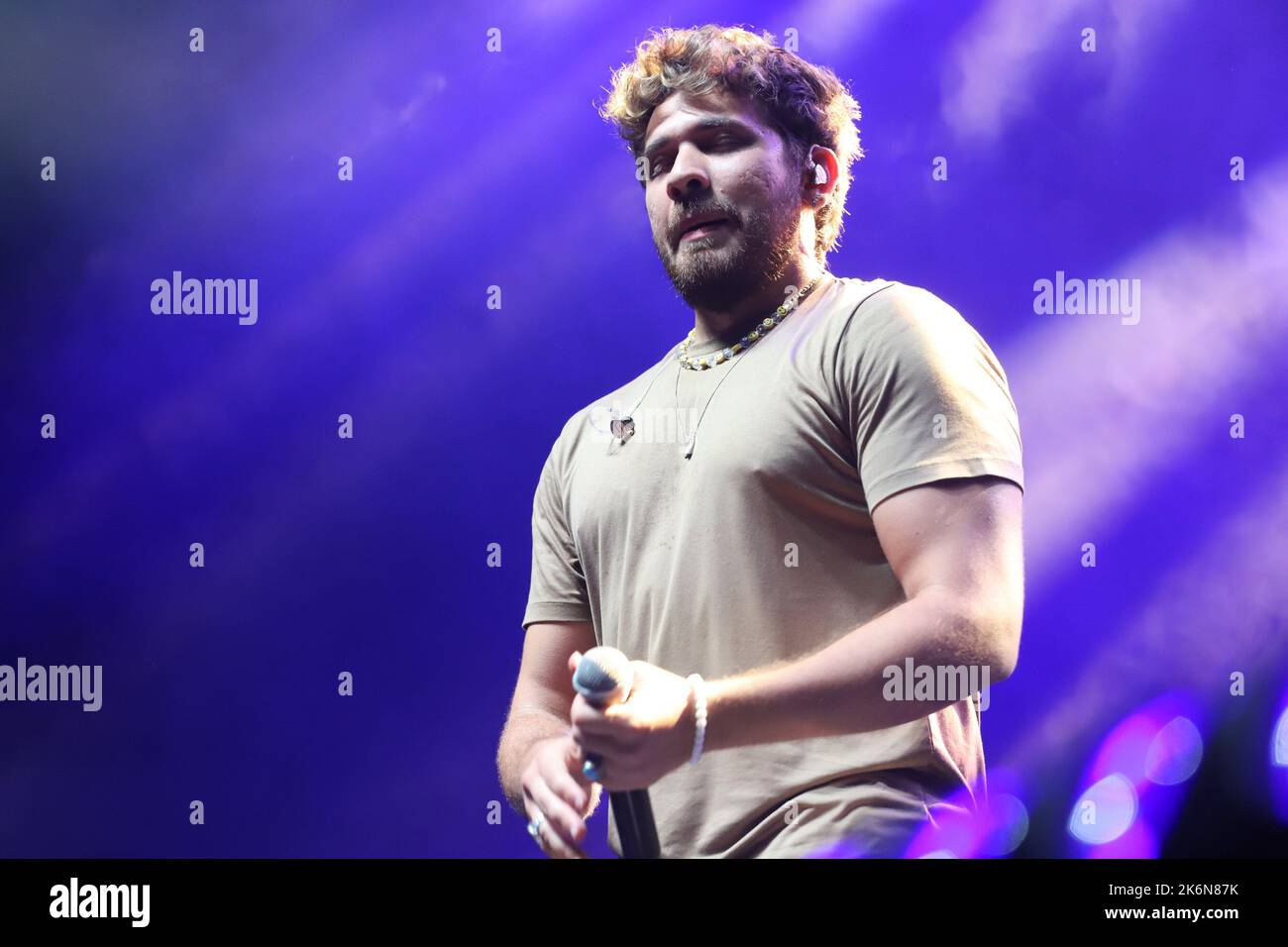 Gustavo Brazil Singer