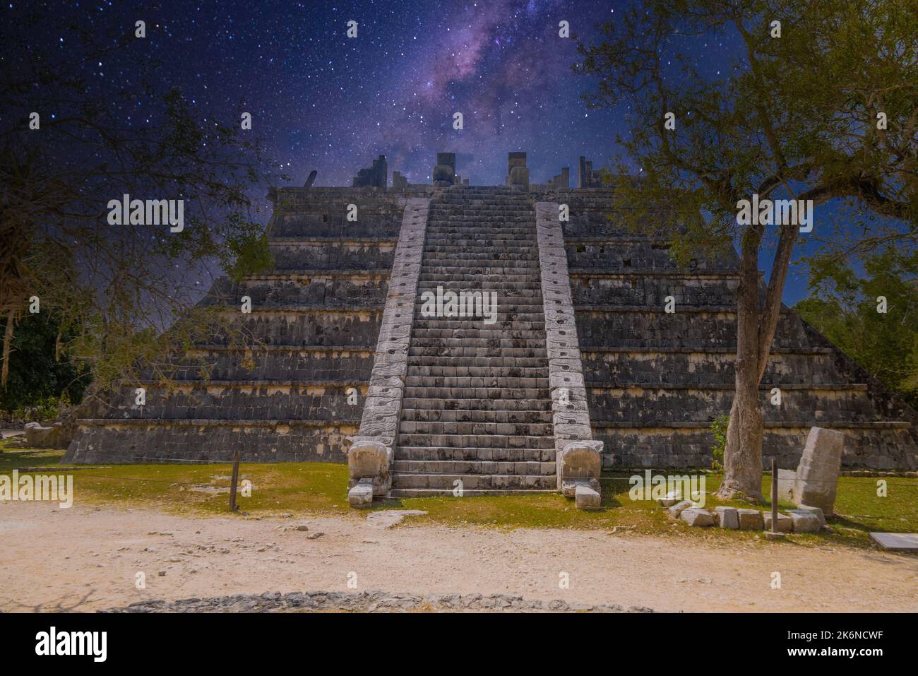 Ruins of El Osario pyramid, Chichen Itza, Yucatan, Mexico, Maya ...