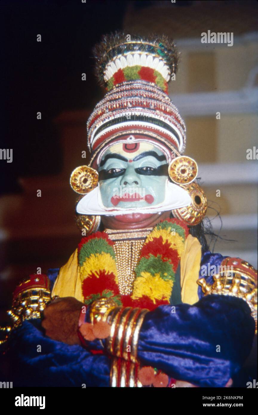 Kathakali:- Indian Classical Dance from Kerala is based on Ramayana ...