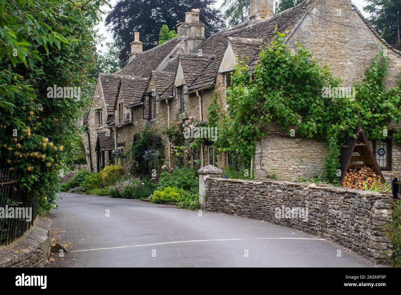 traditional cottages Castle Combe Stock Photo - Alamy