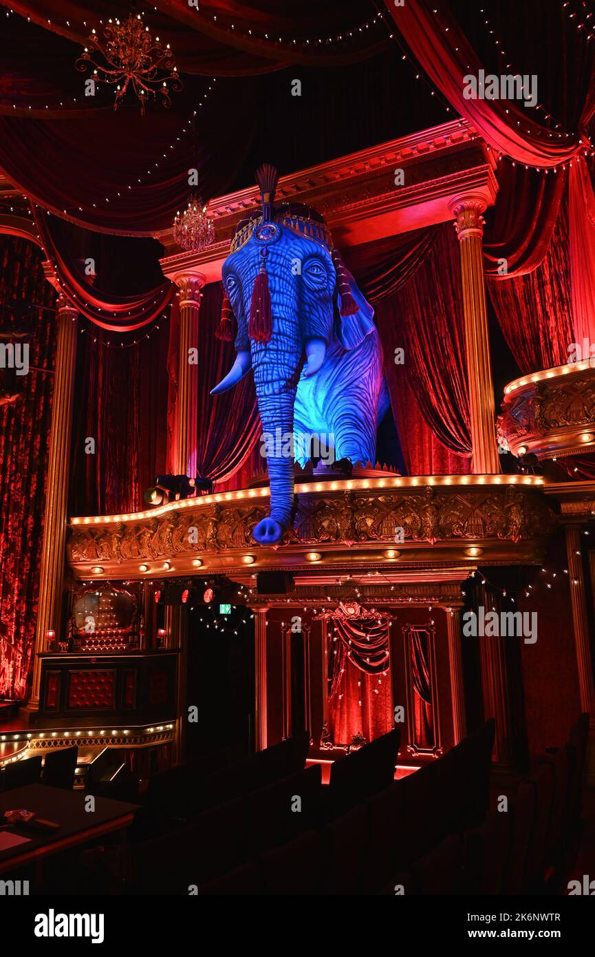 Cologne, Germany. 14th Oct, 2022. The set of "Moulin Rouge! The Musical ...