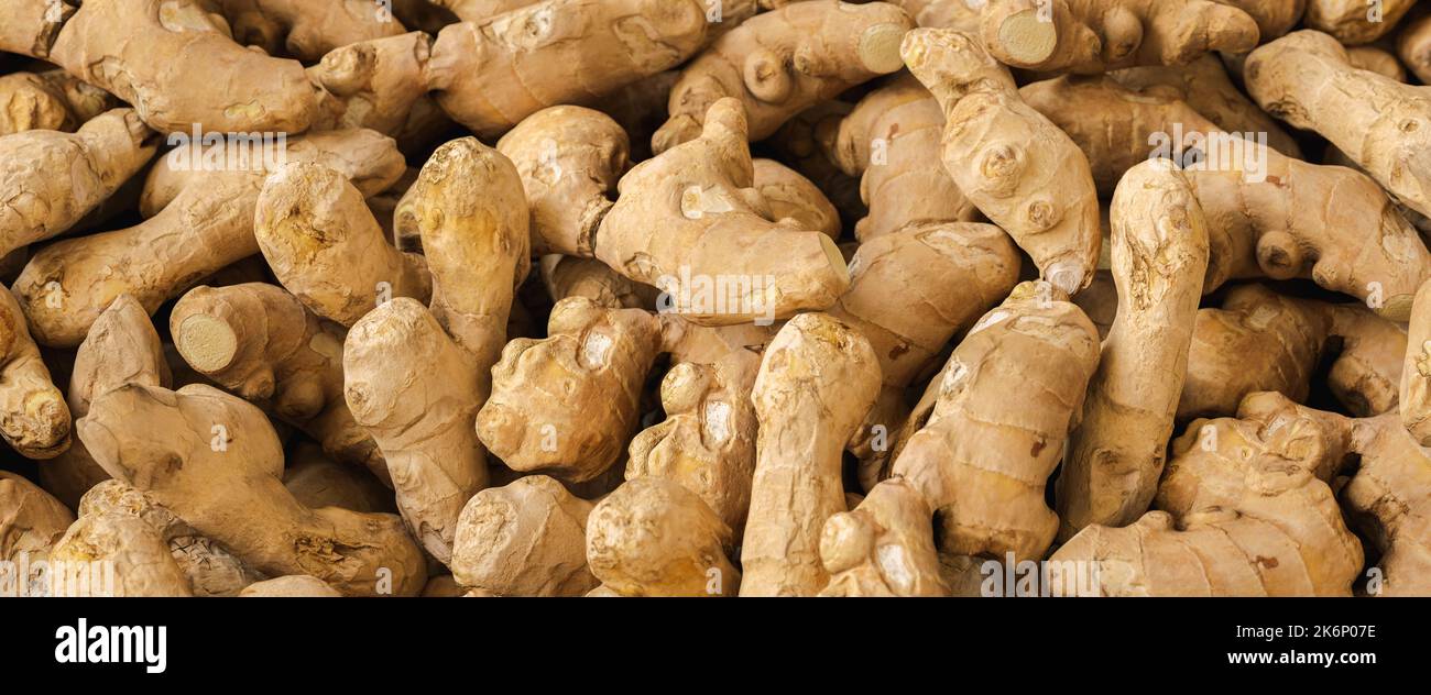 Pile of Ginger at supermarket Stock Photo - Alamy