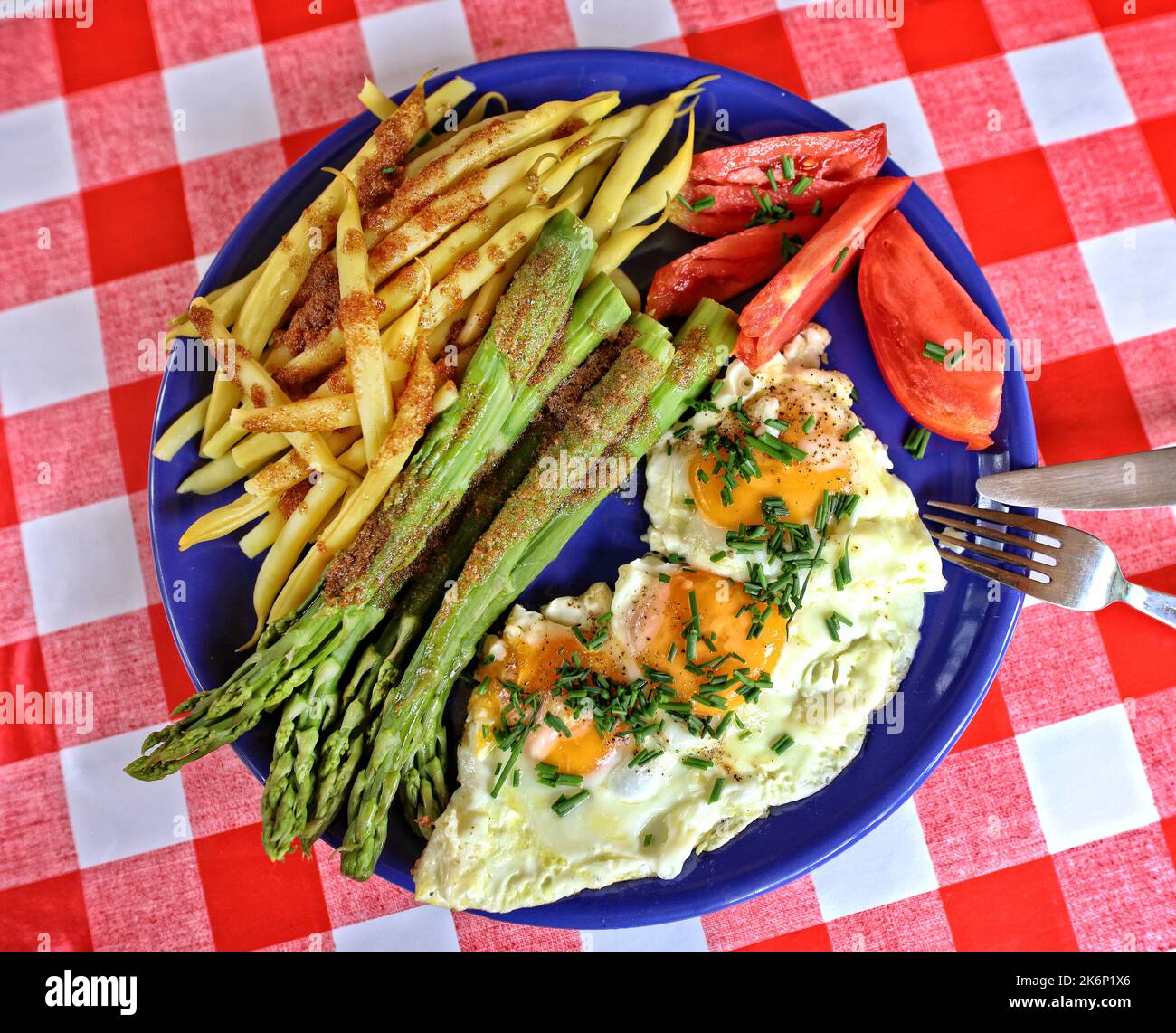 Delicious homemade dinner - egg with beans and asparagus and tomato ...