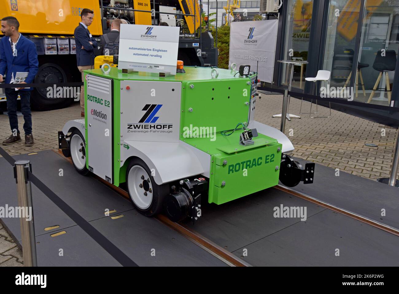 Zwiehoff Rotrac E2 remote control zero emission electric road/rail ...