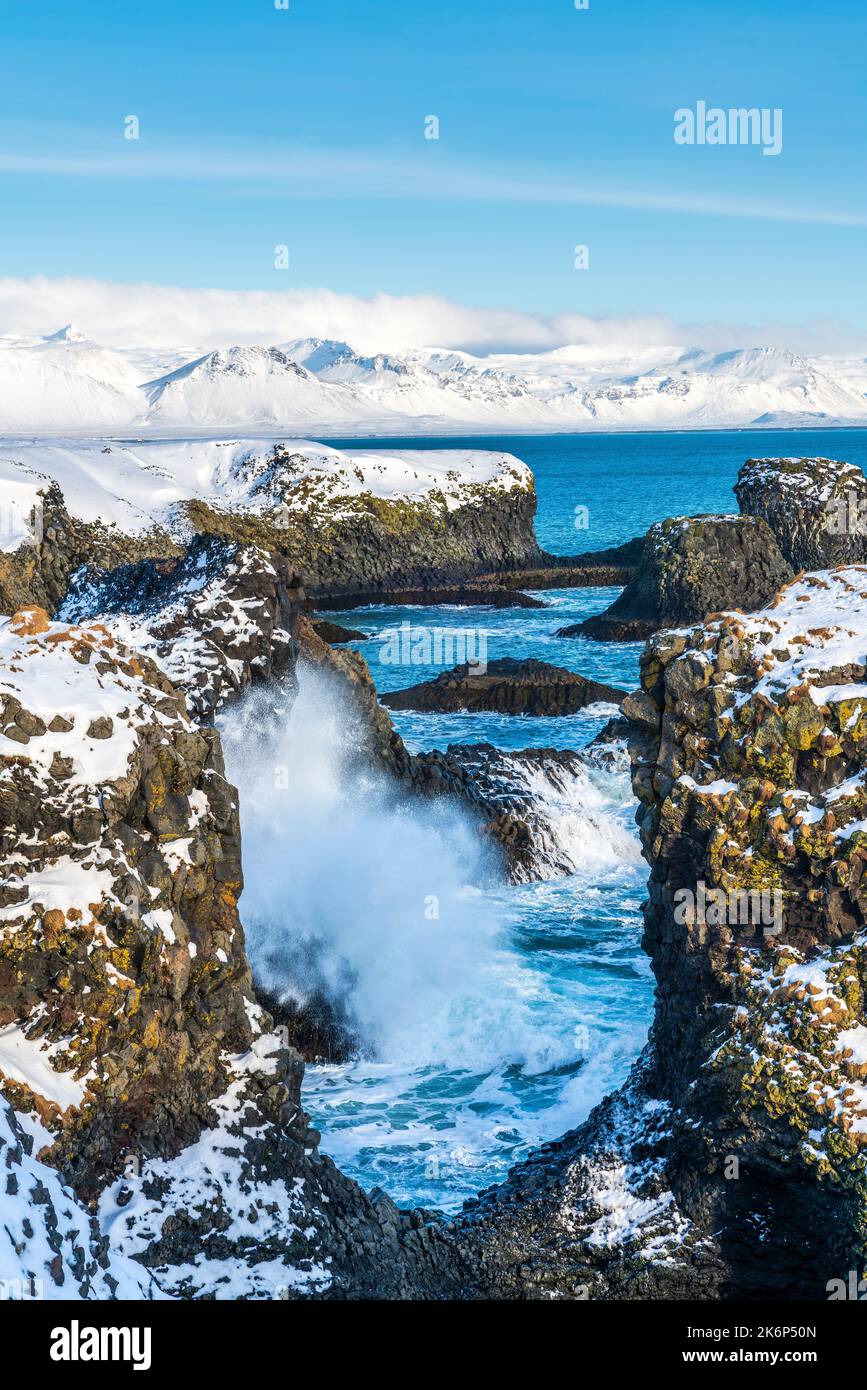 Gatklettur hellnar arch naturally hi-res stock photography and images ...