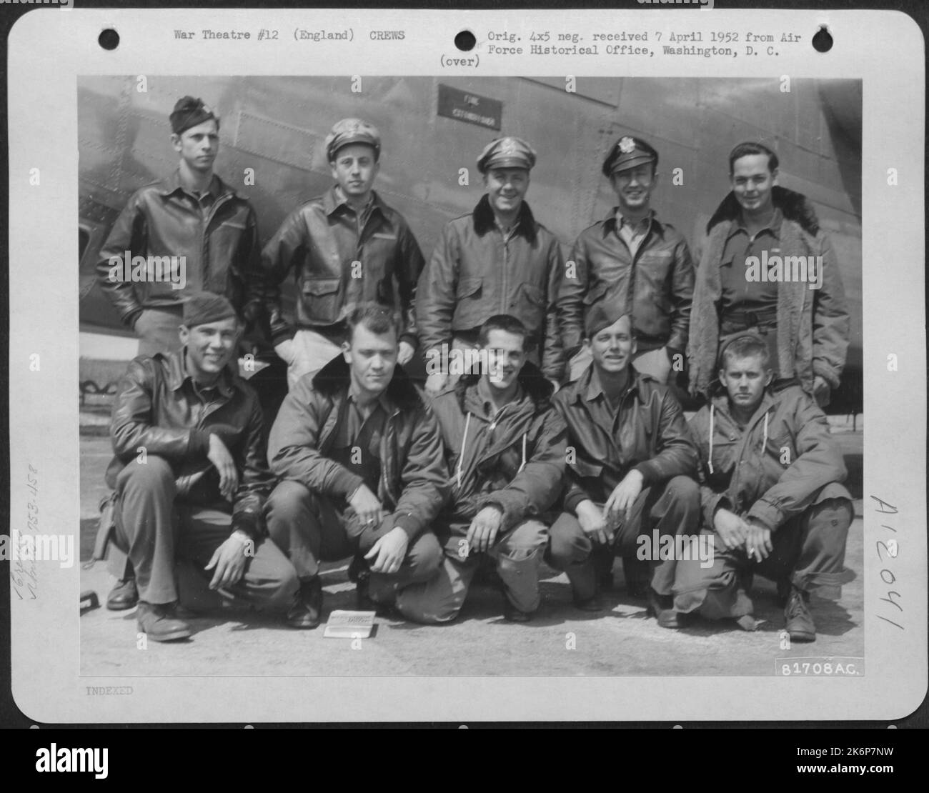Air force ground crew maintenance pose war hi-res stock photography and ...