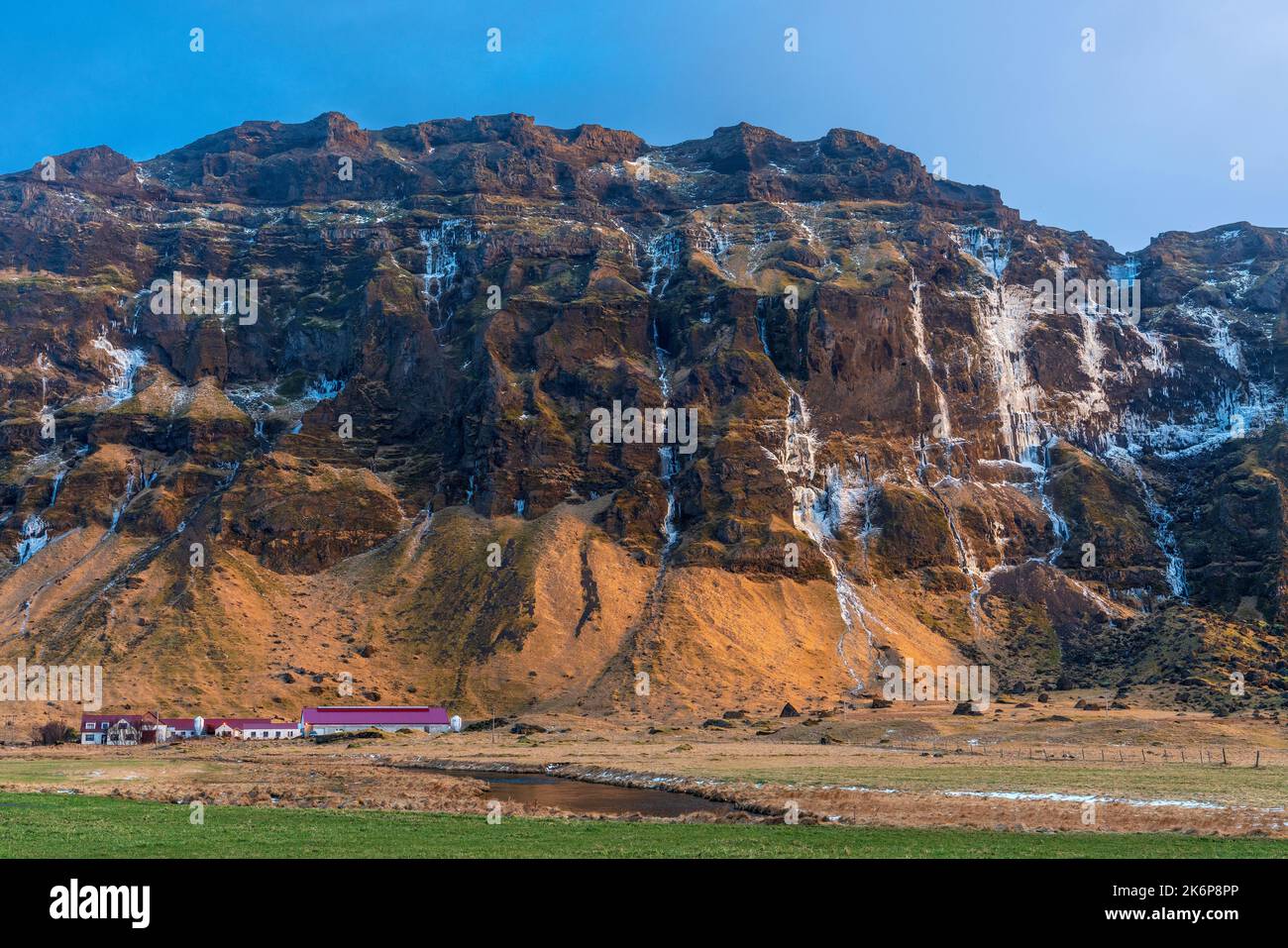 Winter Icelandic Road Trip beatween Seljalandsfoss and Skogafoss ...