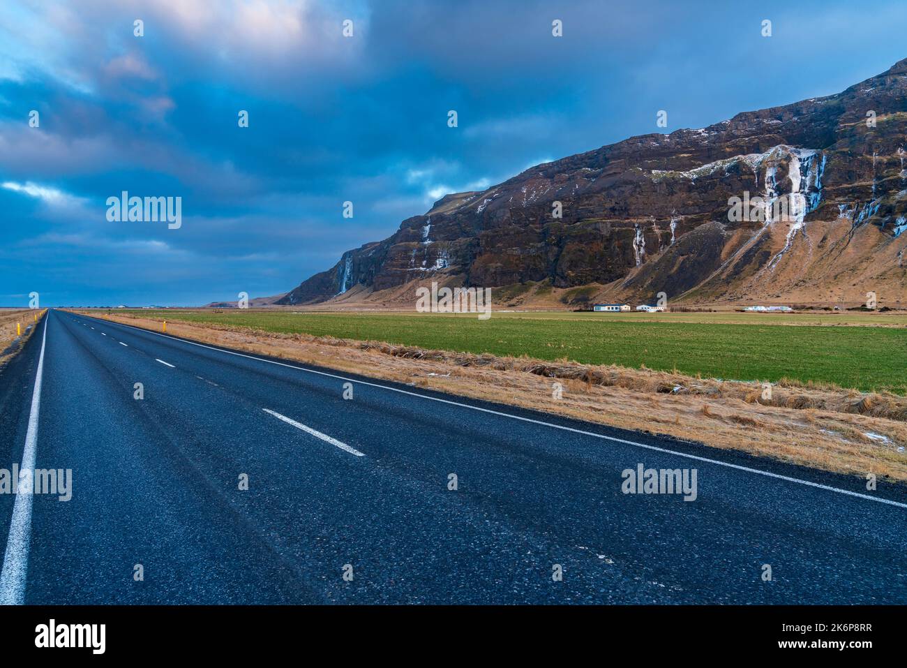 Winter Icelandic Road Trip beatween Seljalandsfoss and Skogafoss ...