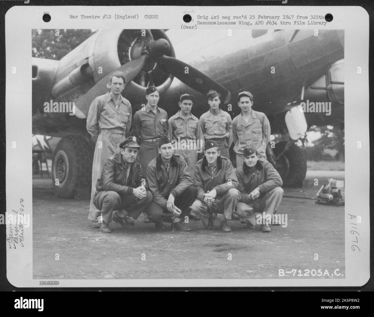 Lt. Burn And Crew Of The Boeing B-17 "Flying Fortress" Of The 390Th ...