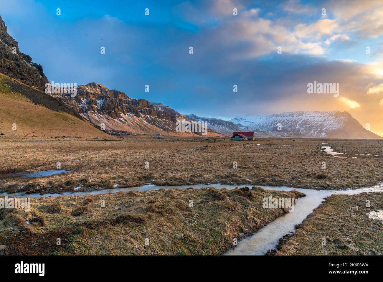Winter Icelandic Road Trip beatween Seljalandsfoss and Skogafoss ...