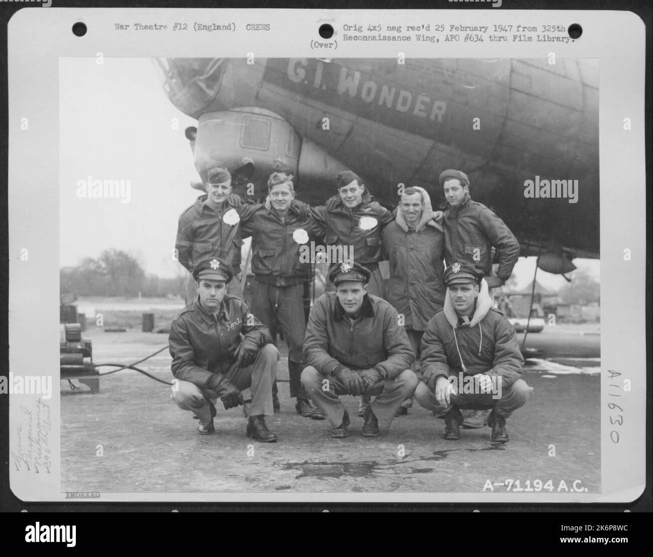 Lt. Longardner And Crew Of The Boeing B-17 'G.I. Wonder' Of The 390Th ...