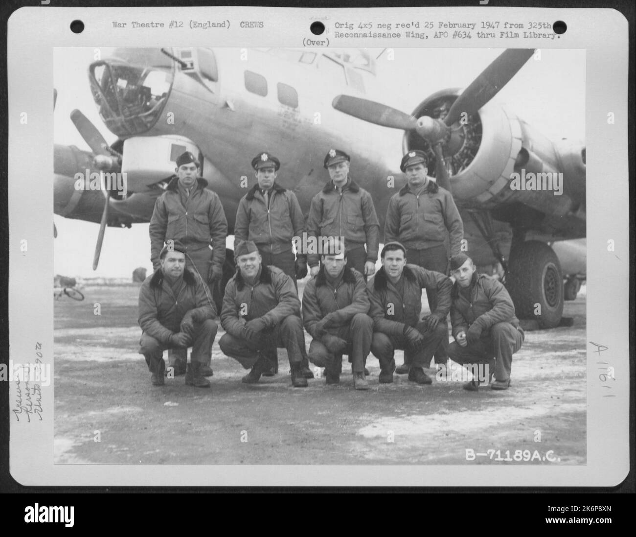 Capt. Dinwoodie And Crew Of The Boeing B-17 "Flying Fortress" Of The ...