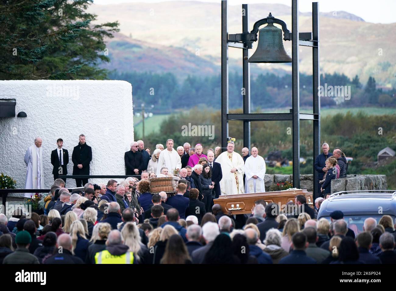 The coffins of Robert Garwe and his five-year-old daughter Shauna ...