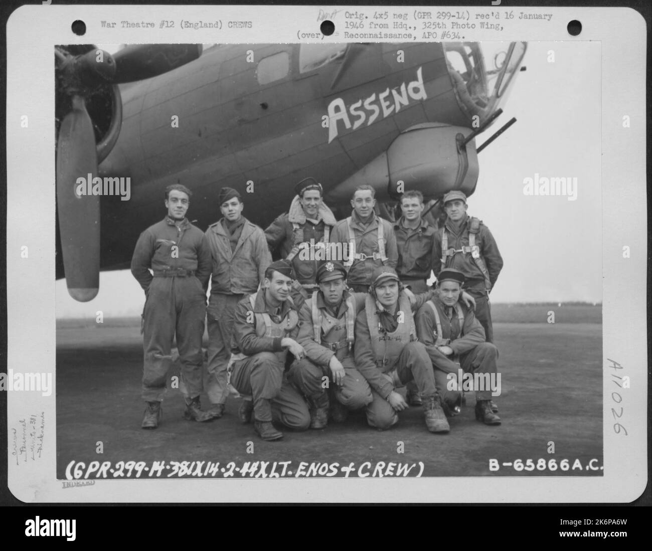 Lt. Enos And Crew Of The 381St Bomb Group In Front Of The Boeing B-17 ...