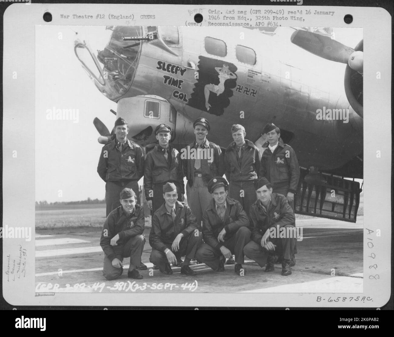 Lt. Macgregor And Crew Of The Boeing B-17 "Flying Fortress" "Sleepy ...