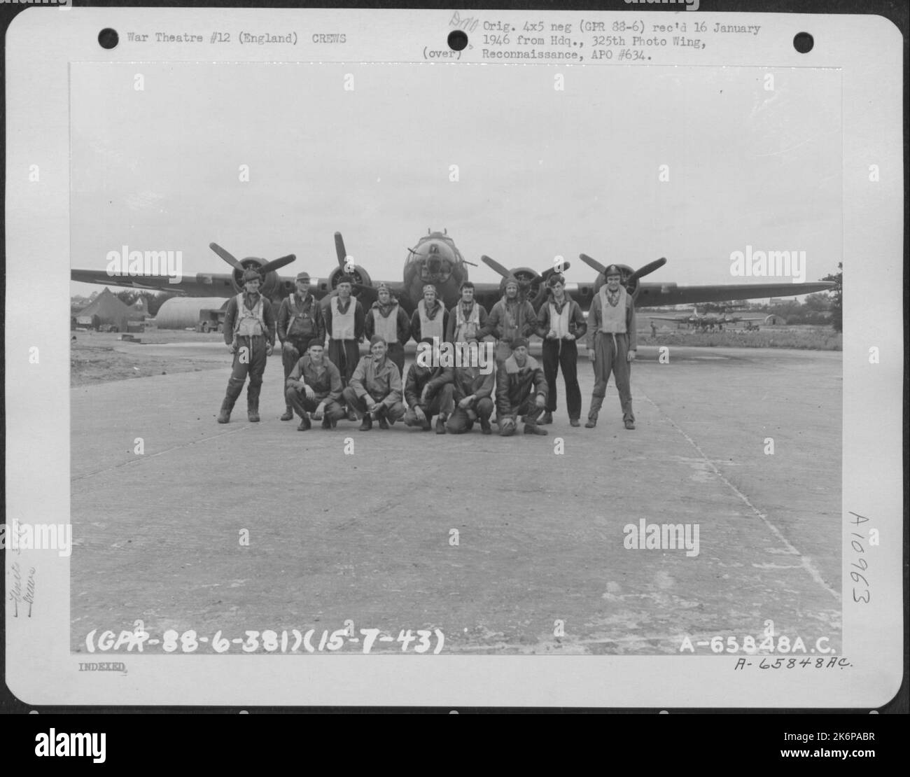 Crew Of The 381St Bomb Group In Front Of A Boeing B-17 "Flying Fortress ...