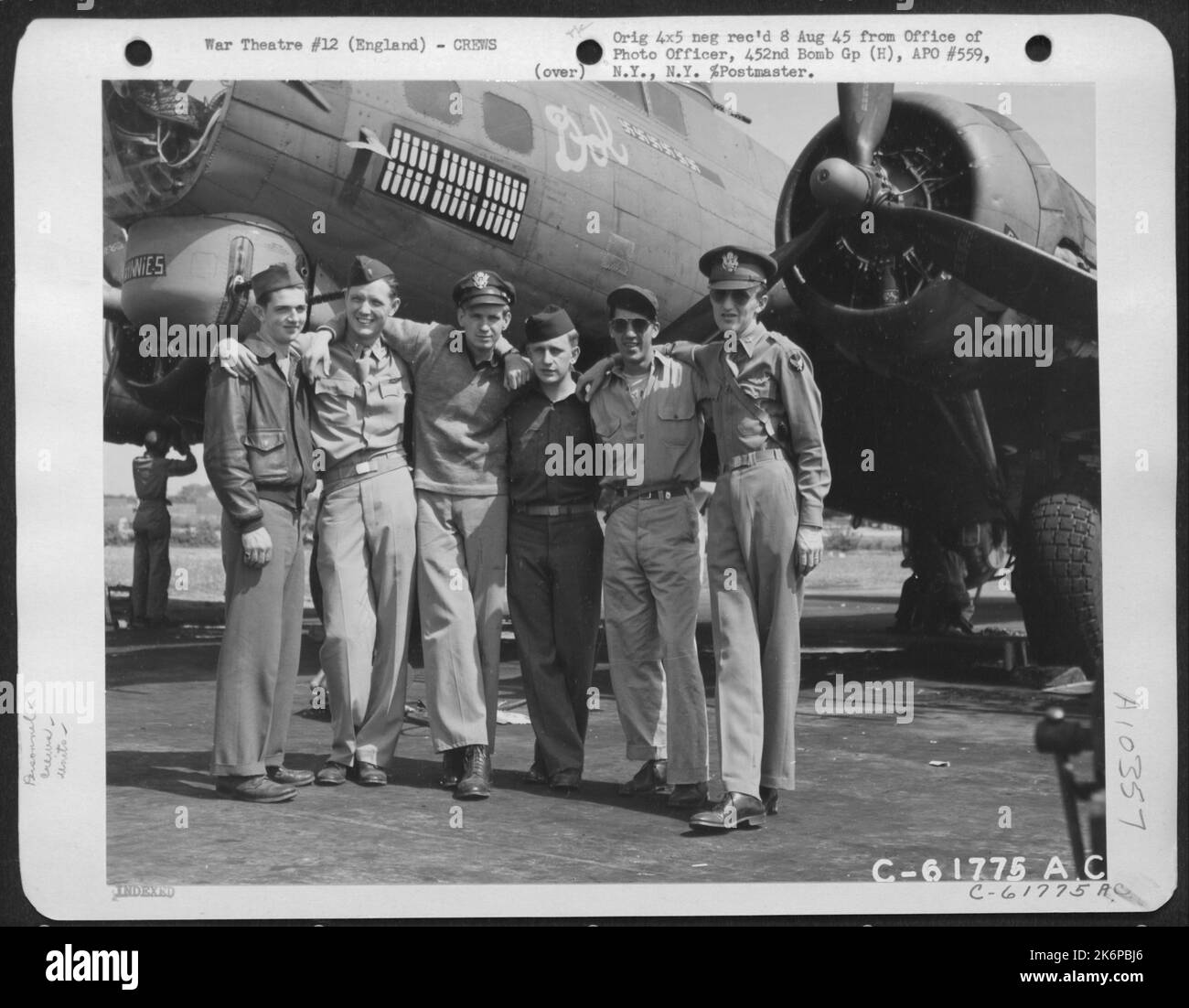 452nd bomb group b 17 hi-res stock photography and images - Alamy