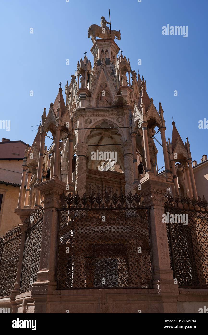 Marble sarcophagus and the tombstone of Cassignorio Scaligeri in Arche ...