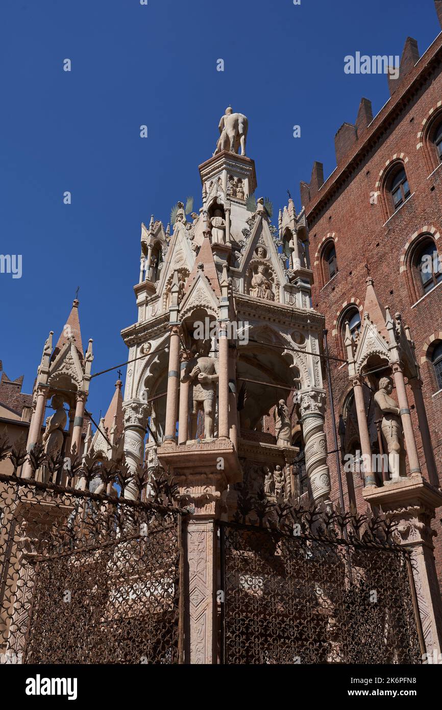 Marble sarcophagus and the tombstone of Cassignorio Scaligeri in Arche ...