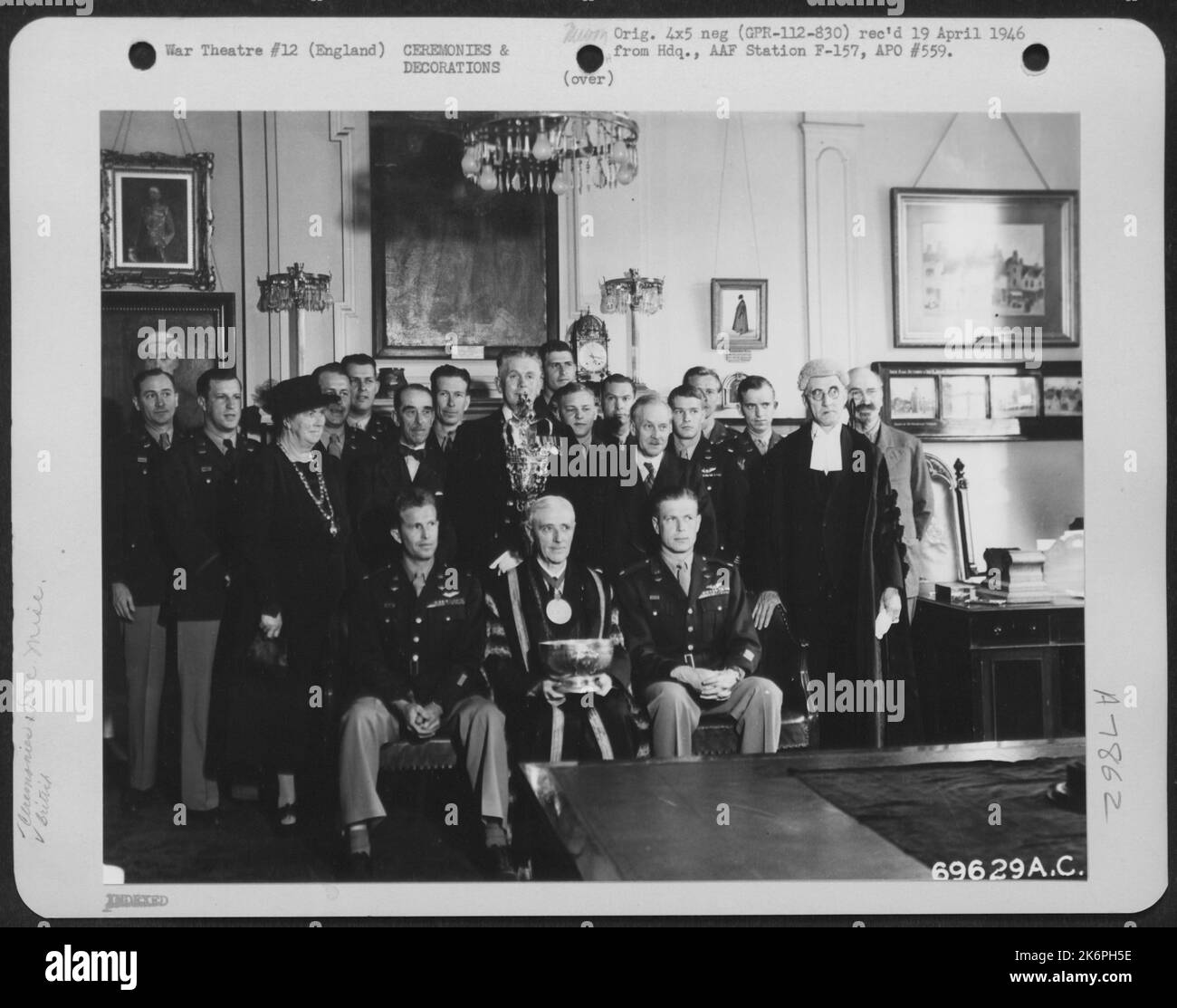 As A Symbol Of Anglo-American Friendliness, Military Personnel Based At ...