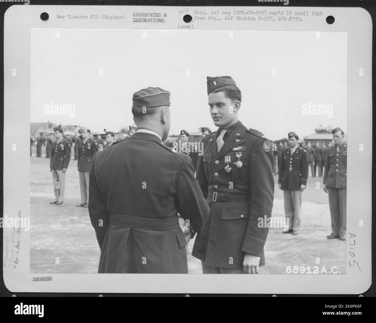 Distinguished flying cross medal Black and White Stock Photos & Images ...