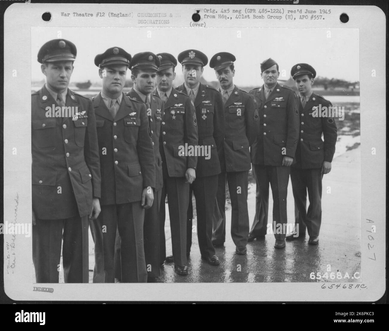 Men wearing medals hi-res stock photography and images - Alamy