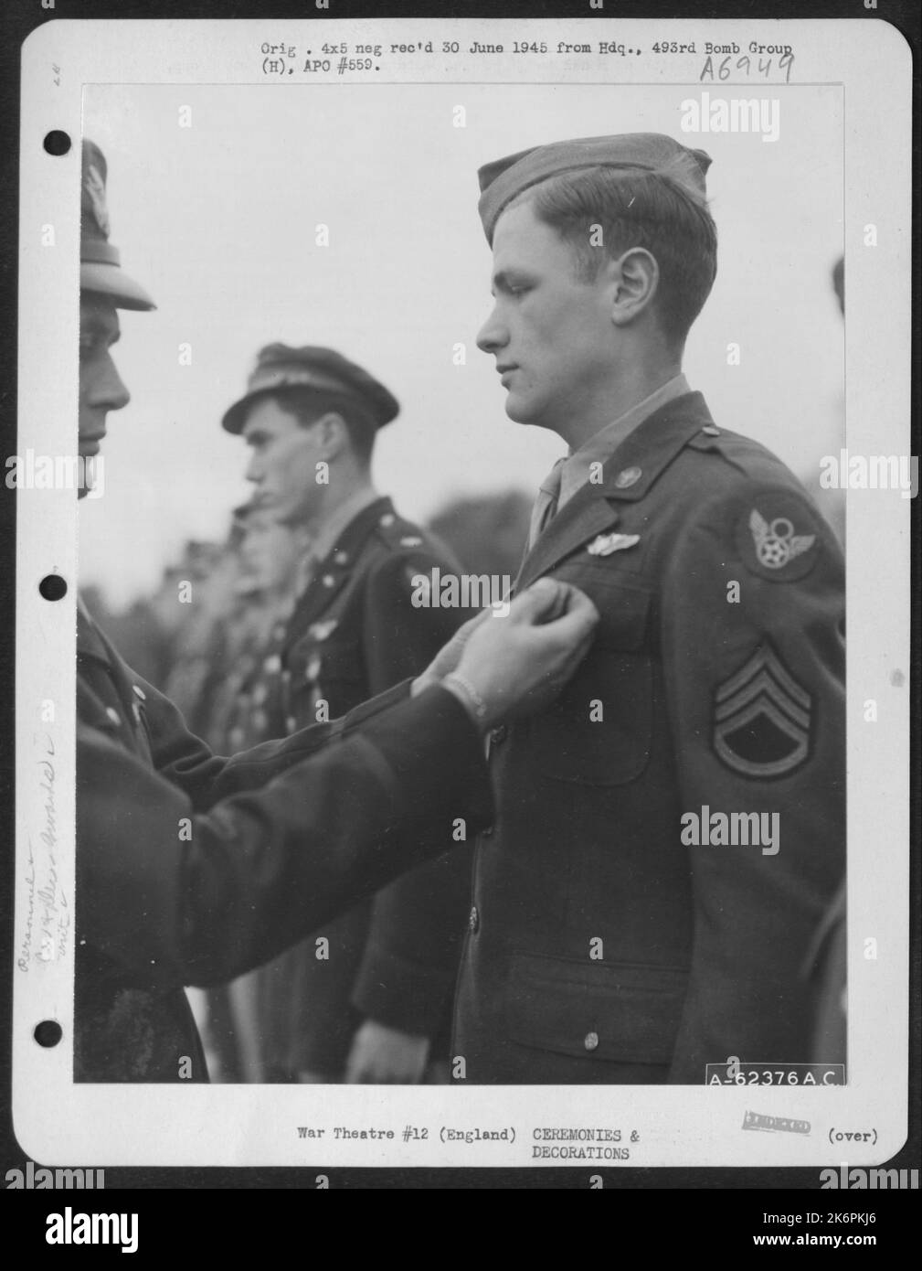 Presentation Of Medal To S/Sgt. E.L. Jordan Of The 493Rd Bomb Group ...
