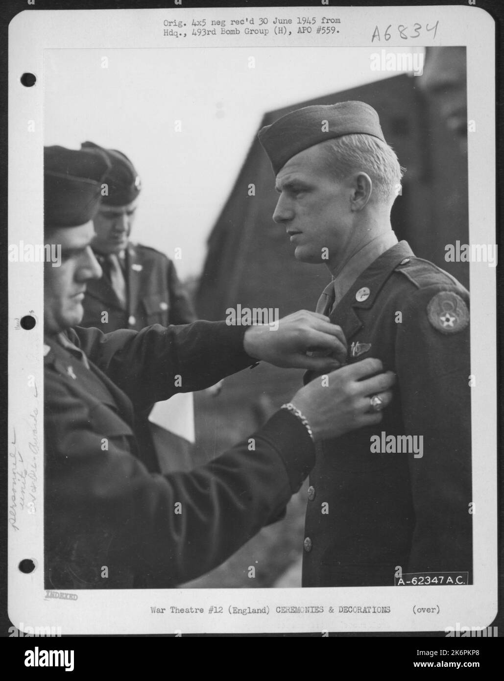Presentation Of Medal To Pvt. G.D. Eyre Of The 493Rd Bomb Group, 8Th ...