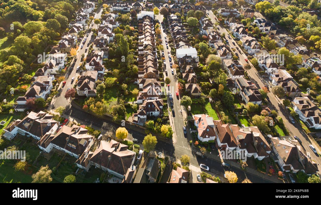 Hampstead garden suburb apartment hi-res stock photography and images ...