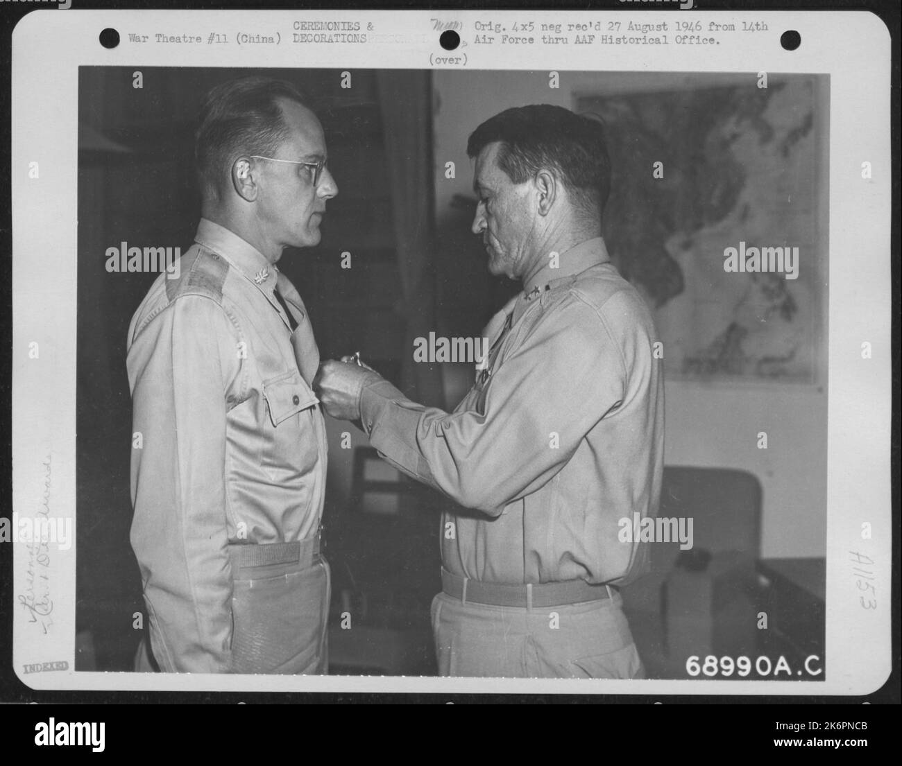 Asia china chinese officer in Black and White Stock Photos & Images - Alamy