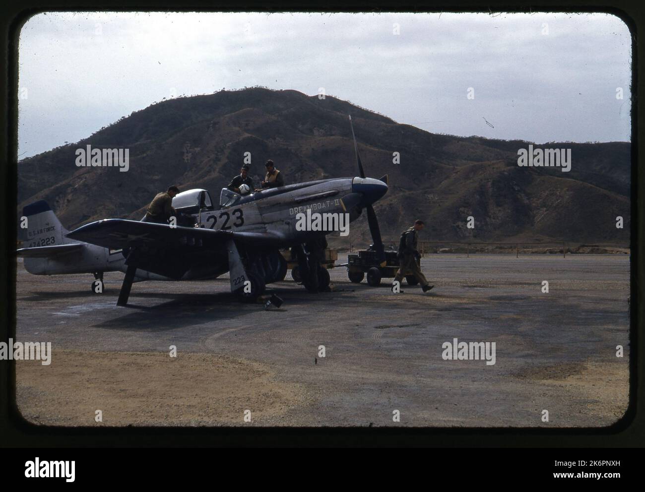 Pilot walking around an aircraft hi-res stock photography and images ...