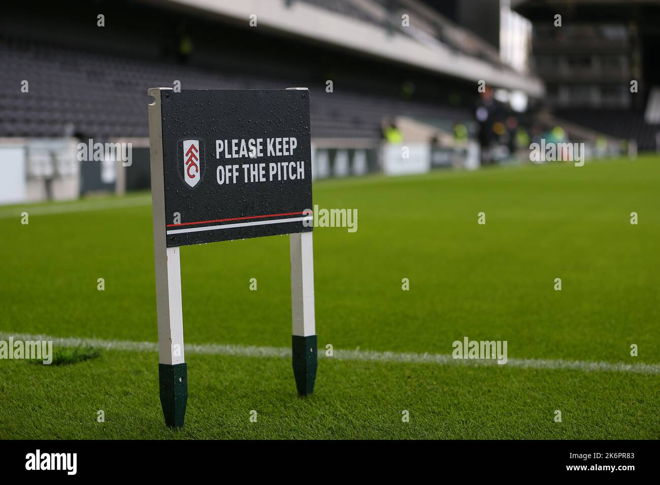 Please keep off the pitch hi-res stock photography and images - Alamy