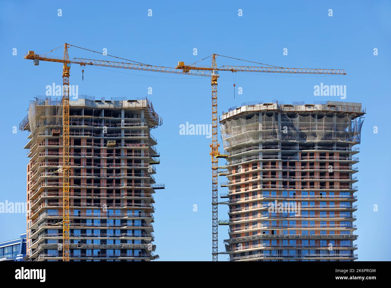 Twin tower apartment buildings hi-res stock photography and images - Alamy