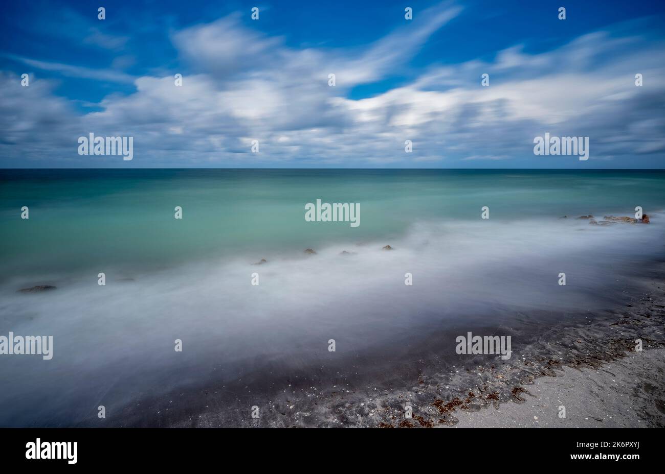 Long exposure of the Gulf of Mexico at Caspersen Beach in Venice ...