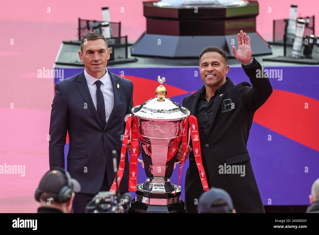 Kevin Sinfield OBE and Jason Robinson OBE with the Rugby League World ...