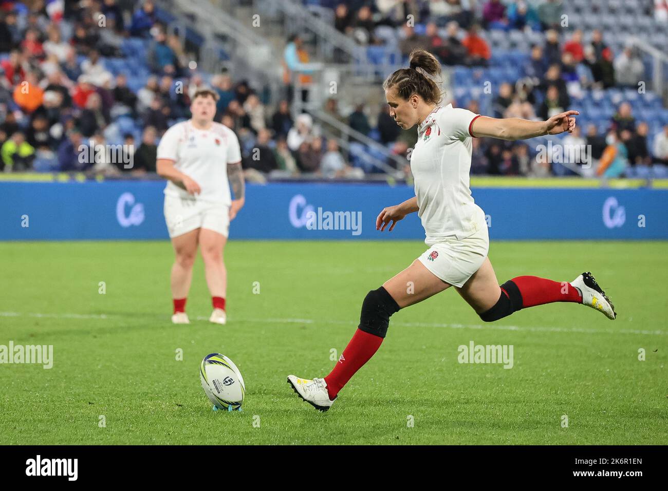 Emily Scarratt kicks penalty during the Women's Rugby World Cup match ...