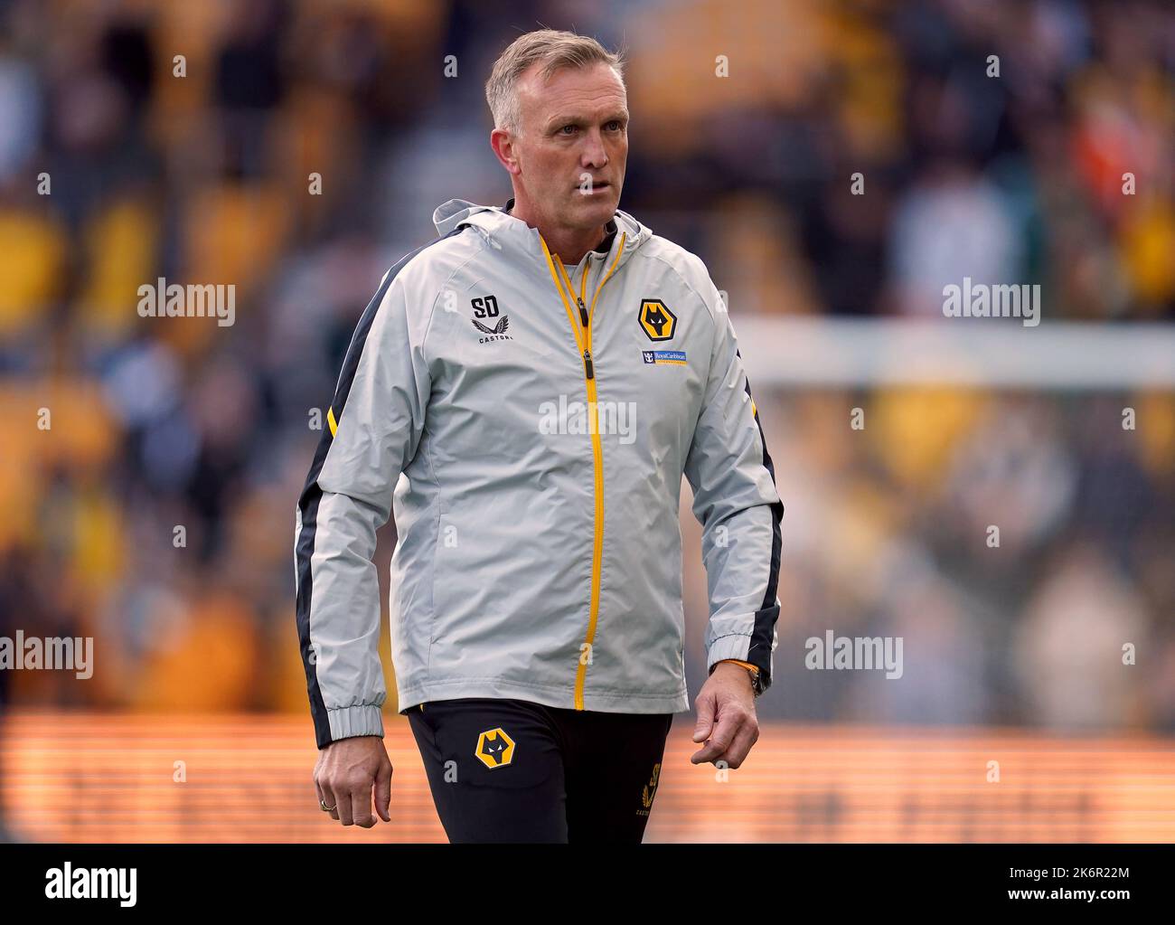 Steve davis wolves hi-res stock photography and images - Alamy