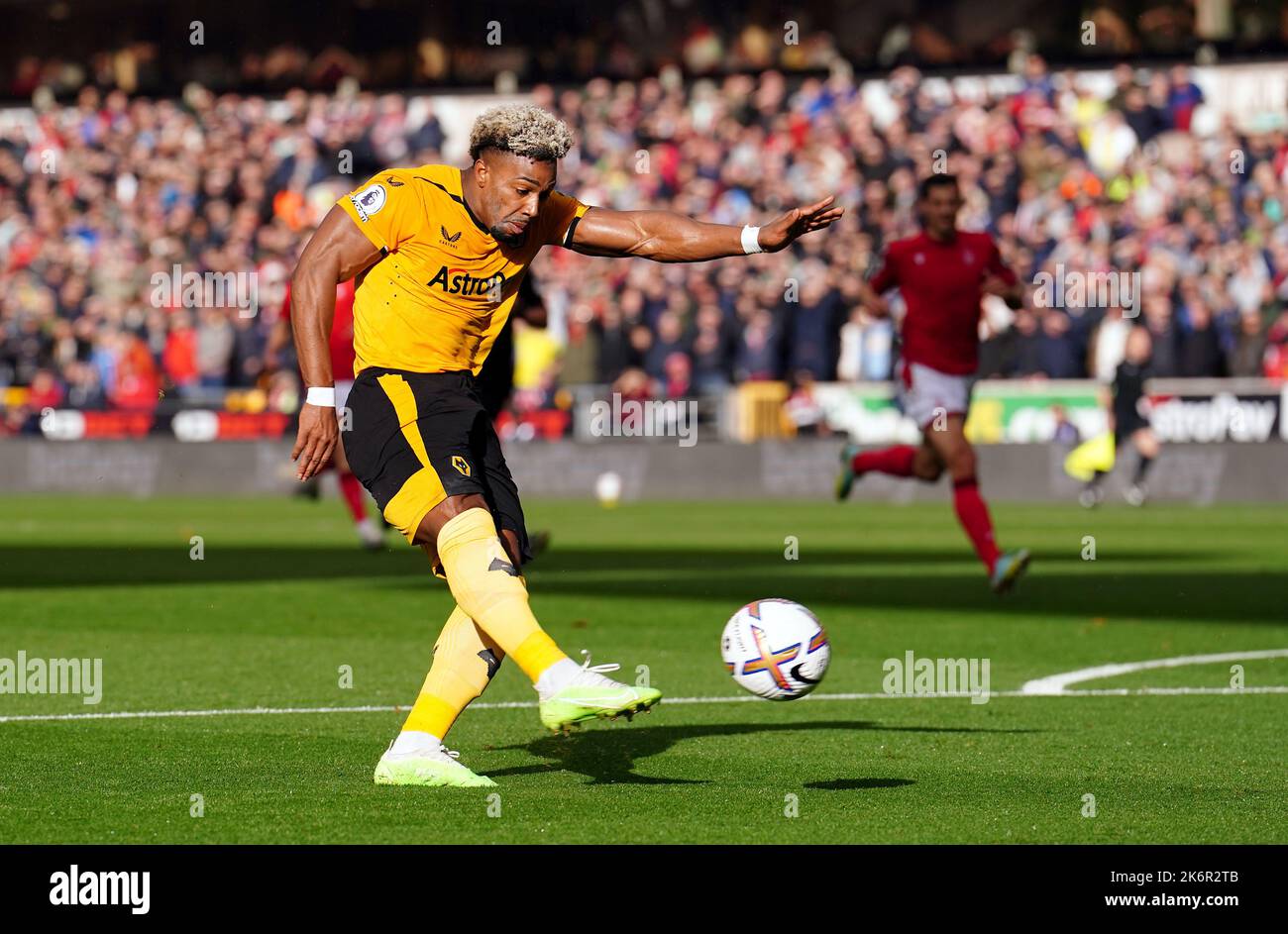 Adama traore wolves october 2022 hi-res stock photography and images ...